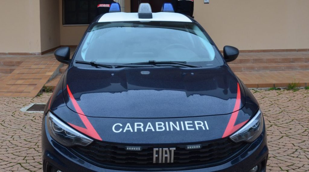 Pescara, arrestato 32enne con 100 grammi di droga e armi improprie ...